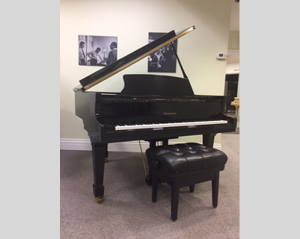 f – Robert Lowrey Piano Experts